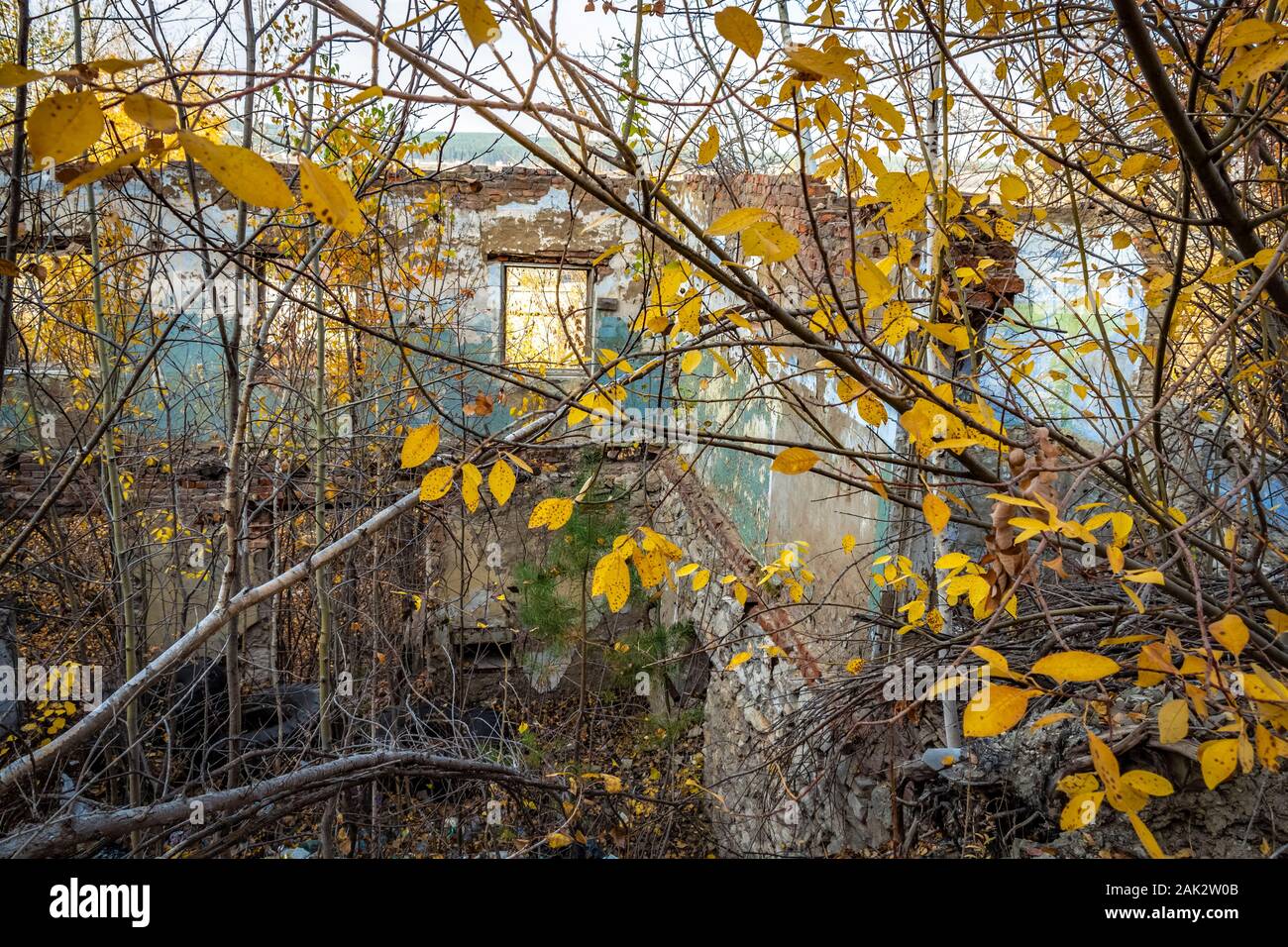 The ruins of an old residential building Stock Photo - Alamy