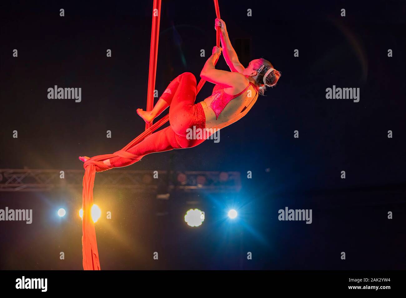 Aerial performance troupe hi-res stock photography and images - Alamy