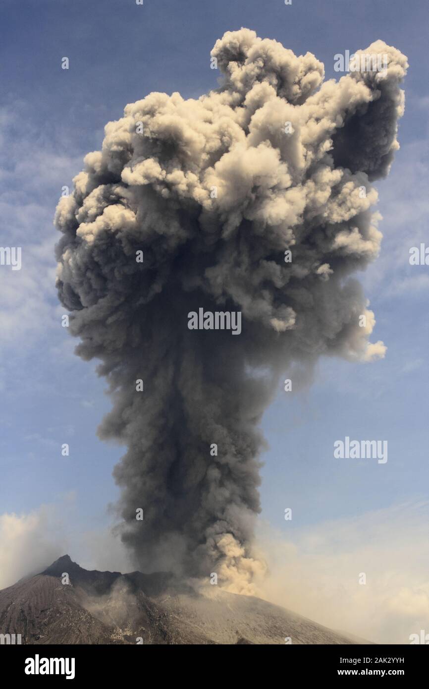 Volcan sakurajima hi-res stock photography and images - Alamy