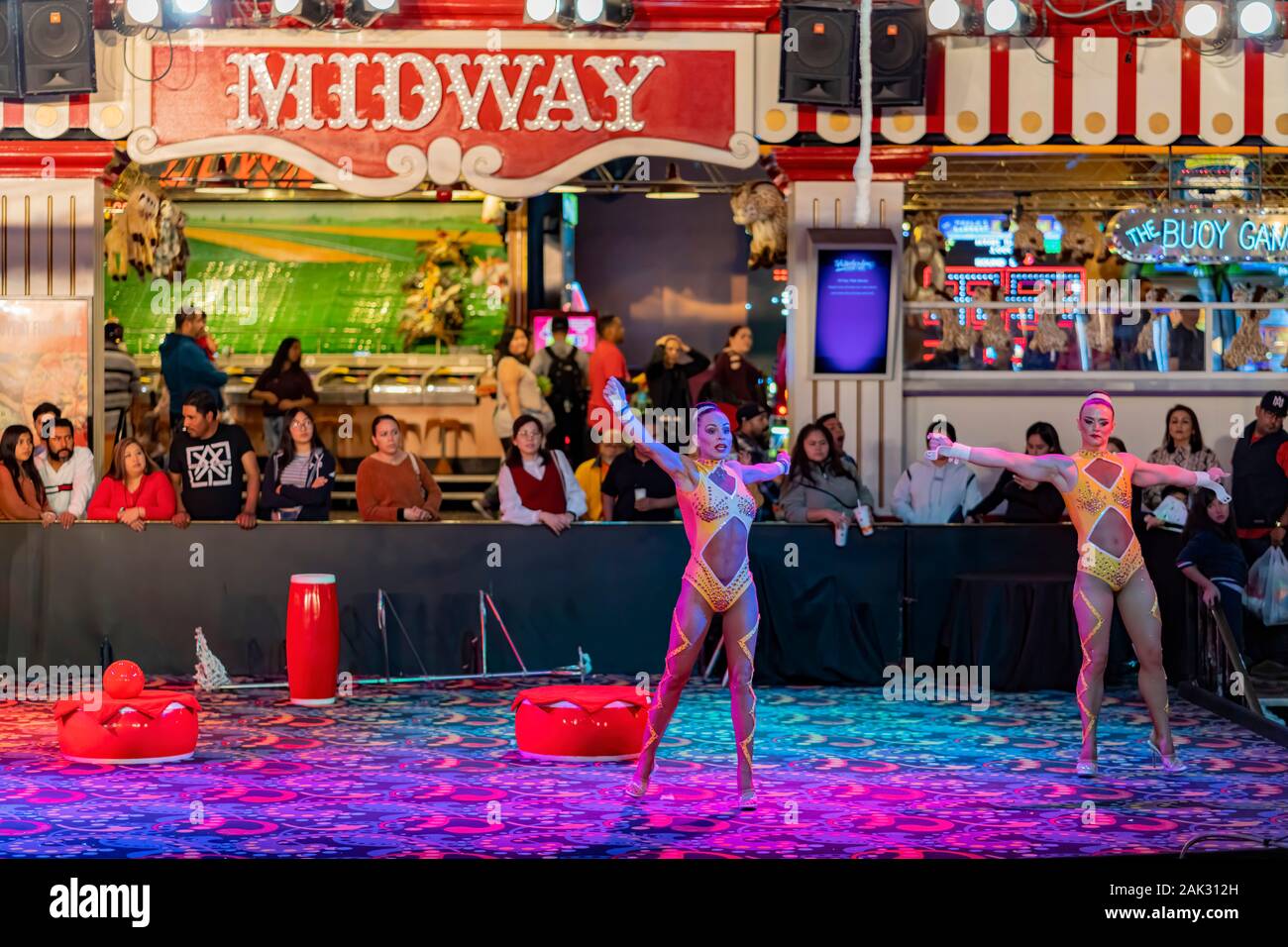 Las Vegas, JAN 4: Free Acrobatic Troupe show in the famous Circus ...