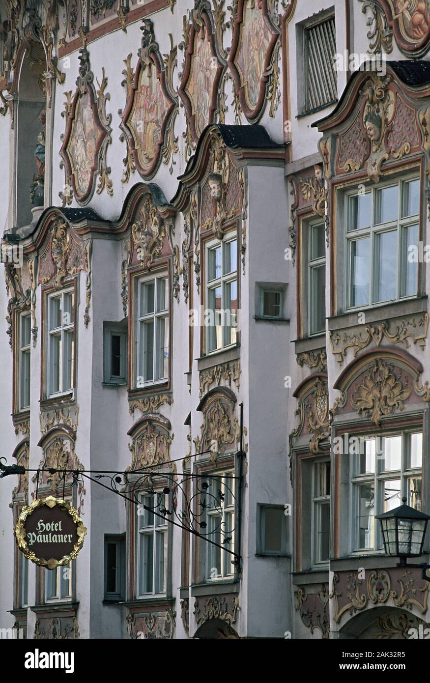 Rococo façade hi-res stock photography and images - Alamy