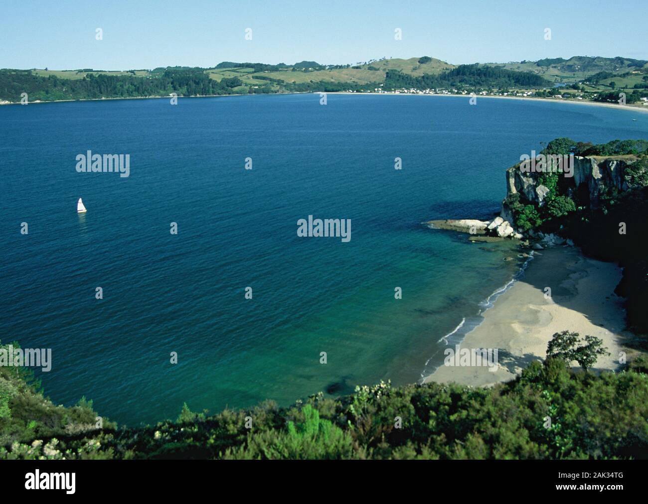 Captain james cook sailing hi-res stock photography and images - Alamy