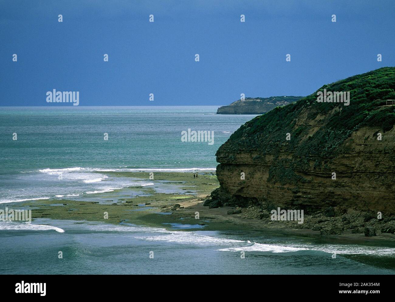View of the steep coast at the Great Ocean Road in Victoria, Australia ...