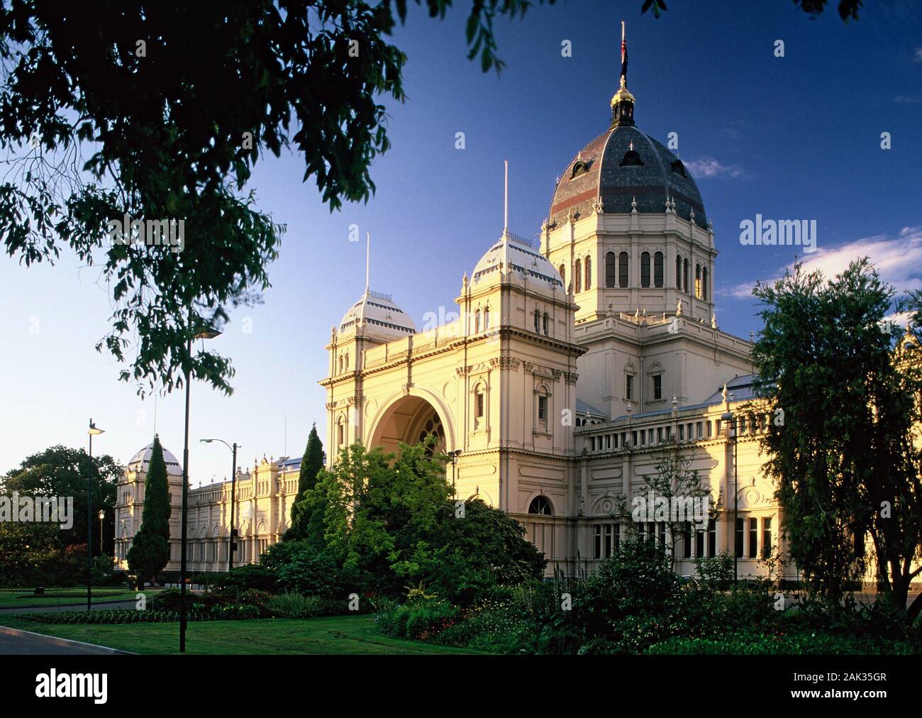 View of the Royal Exhibition Building in the Carlton Gardens in ...