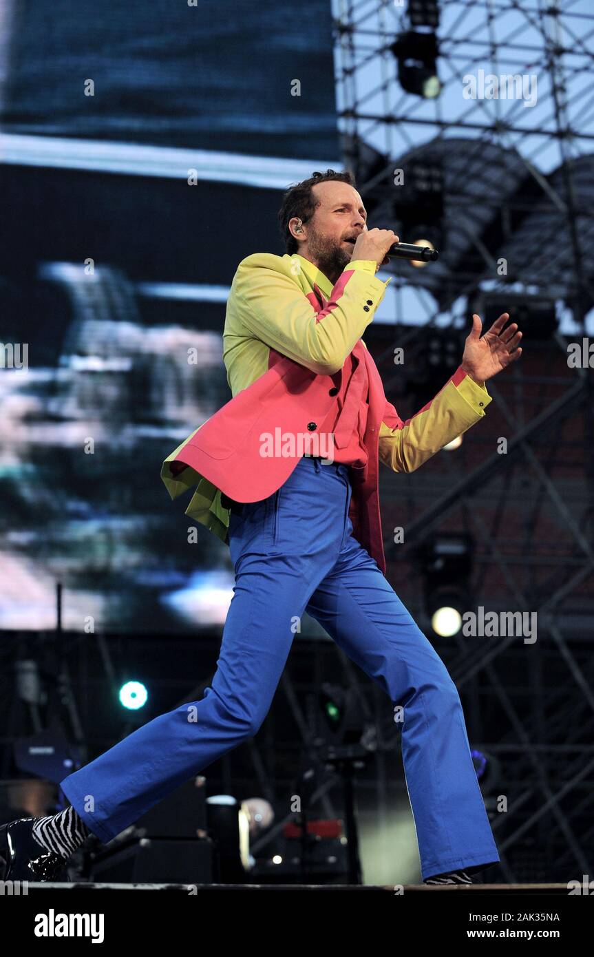 World famous italian singer hi-res stock photography and images - Alamy
