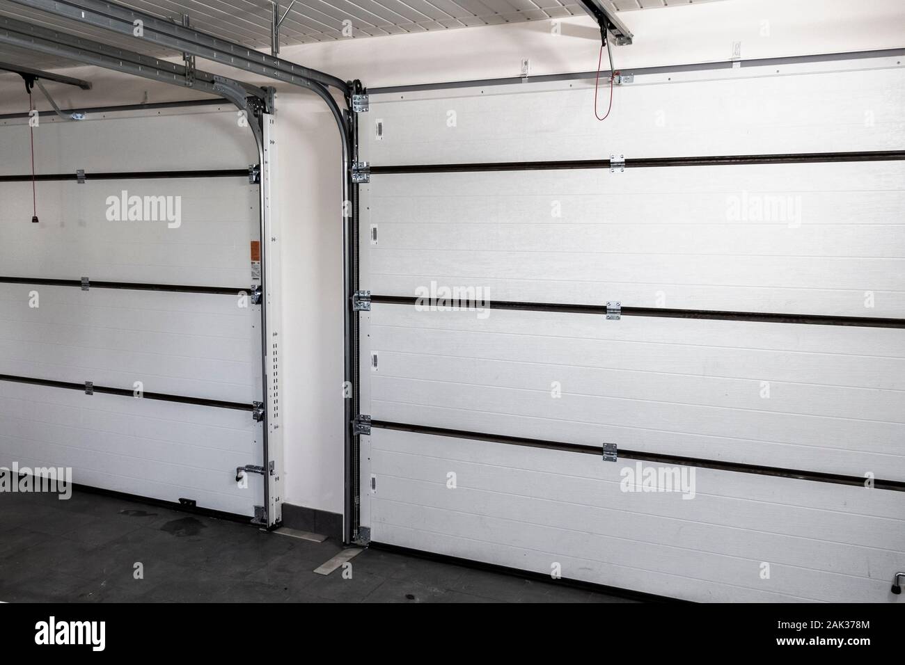 Automatic garage door opener hi-res stock photography and images - Alamy