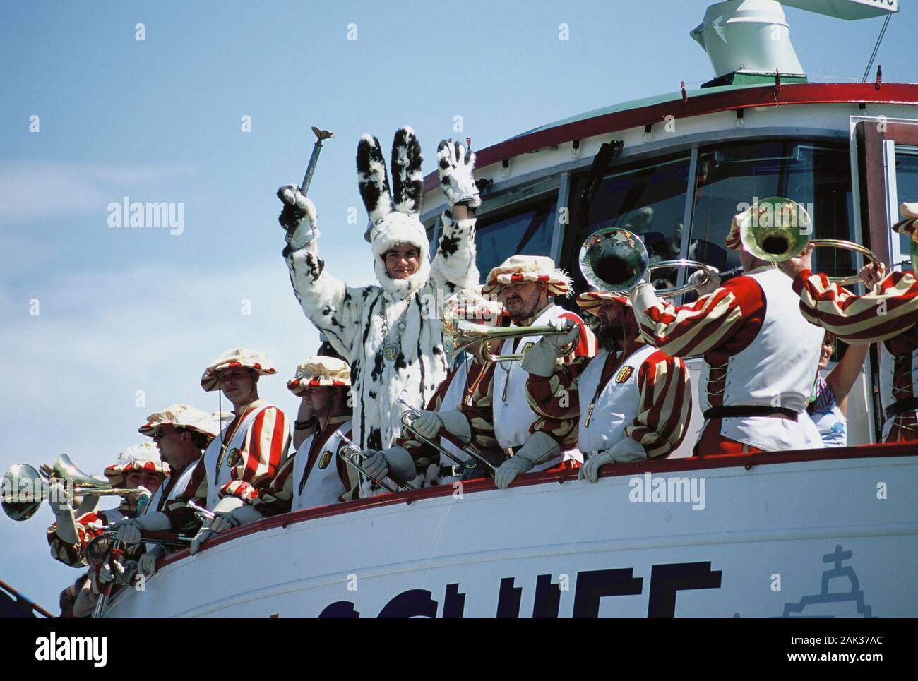 A ship transports a brassband on Lake Constance during the Seehasen ...