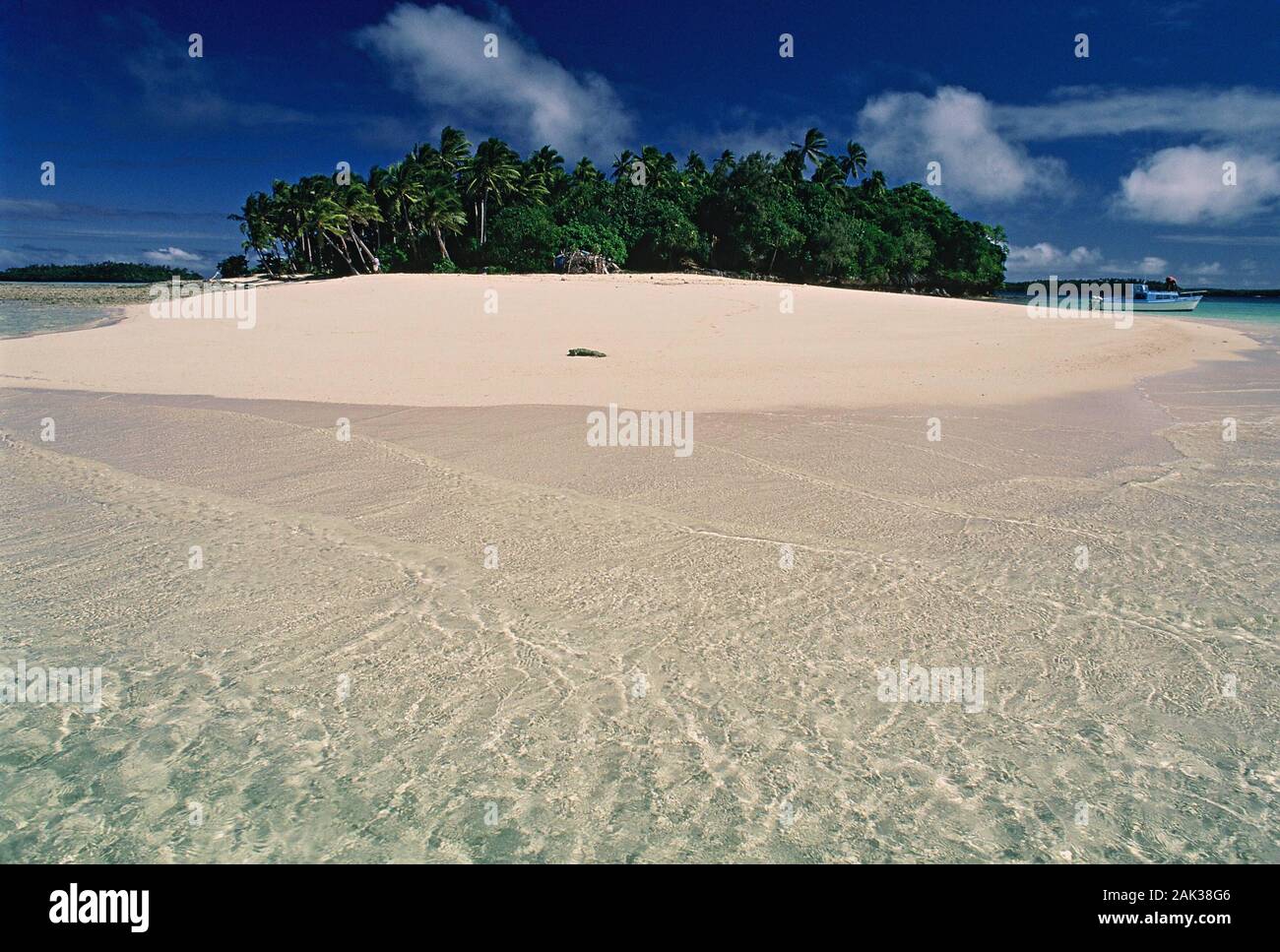 View of the crystal clear wter in the lagoon of the archipelago Tonga ...