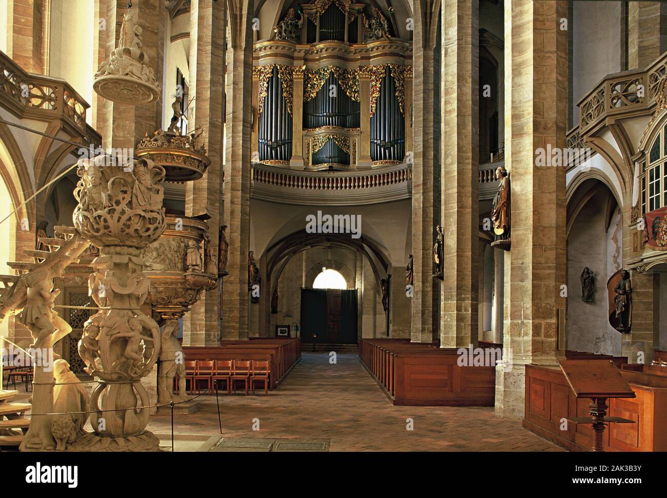 The tulip lectern and a Silbermann-Organ are among the special sights ...