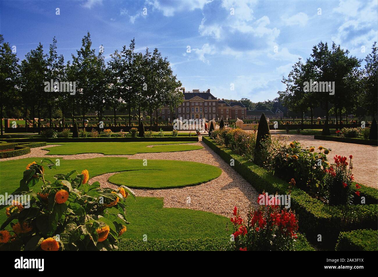 The great castle gardens around the castle Het Loo in Apeldoorn ...