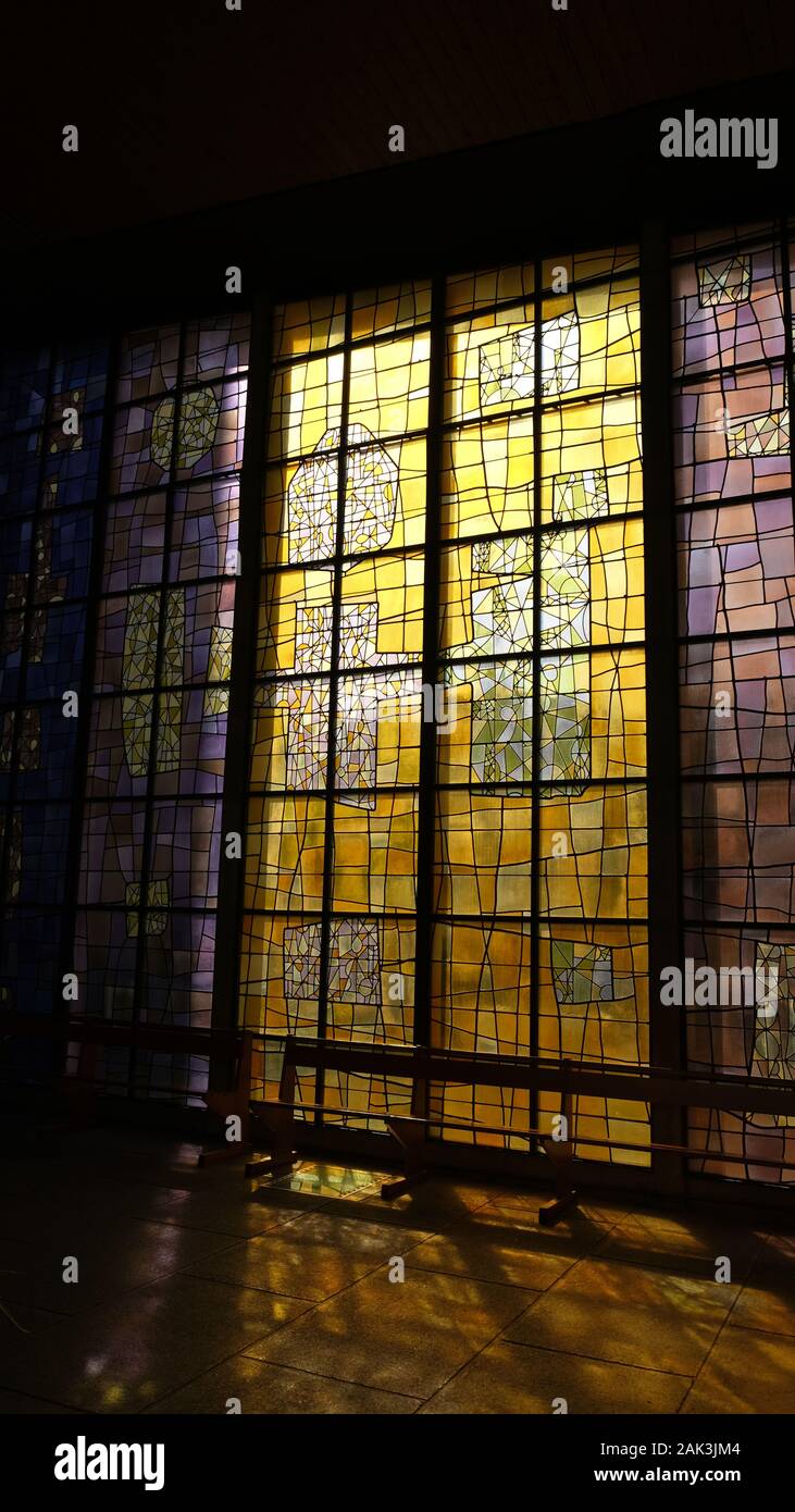 Full length windows hi-res stock photography and images - Alamy