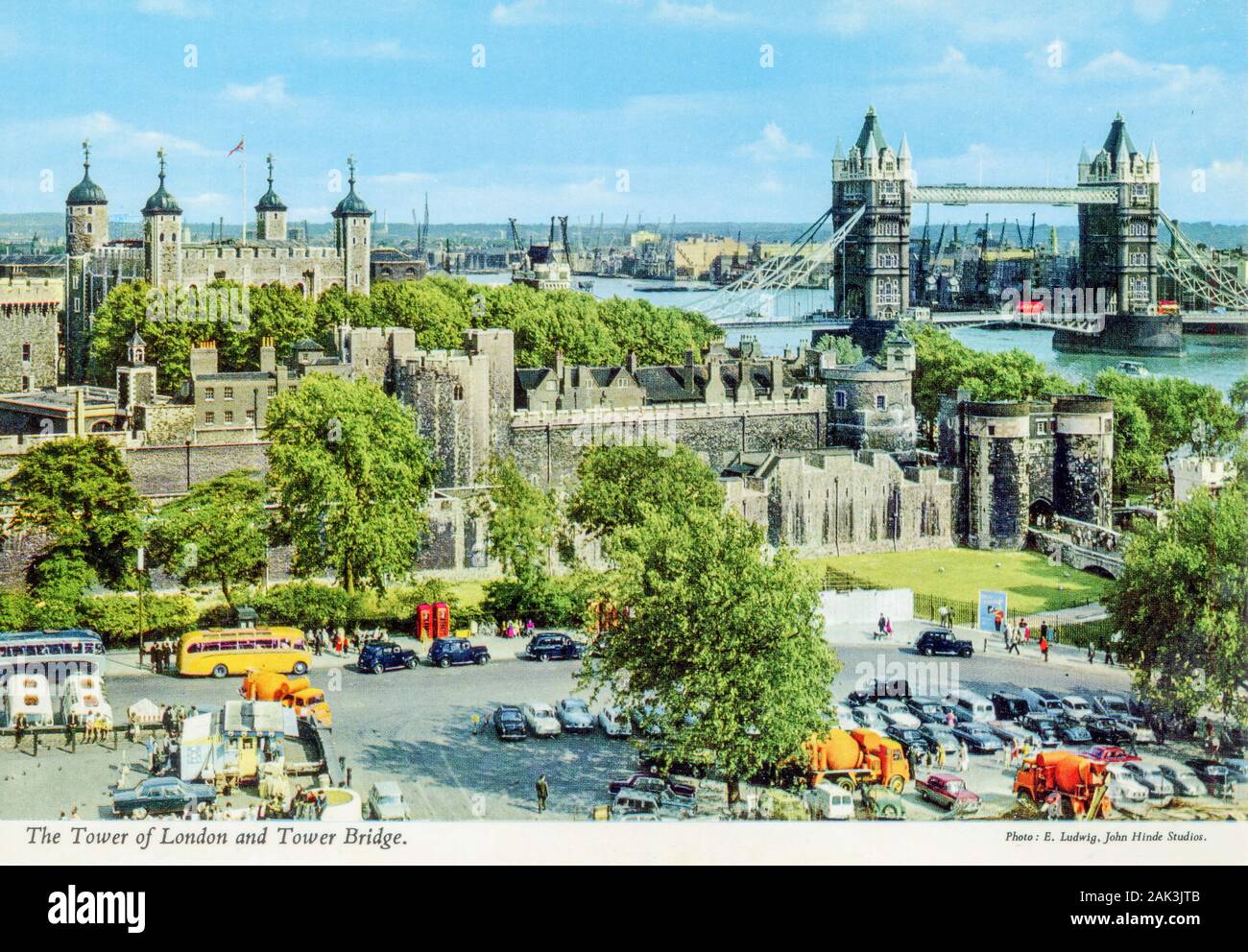 London postcard 1960s hi-res stock photography and images - Alamy