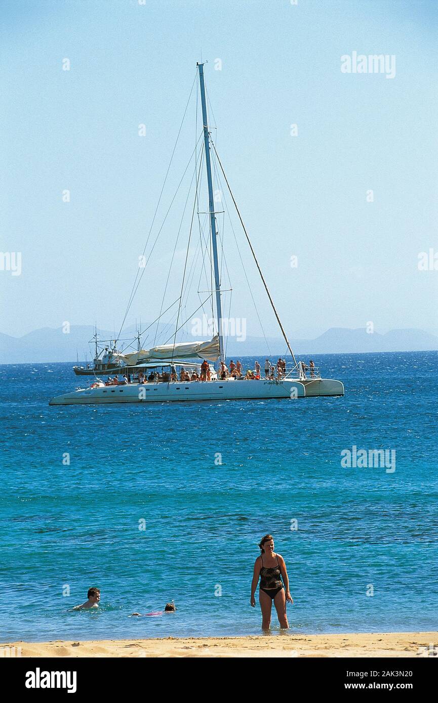 Beaches of parrot hi-res stock photography and images - Alamy