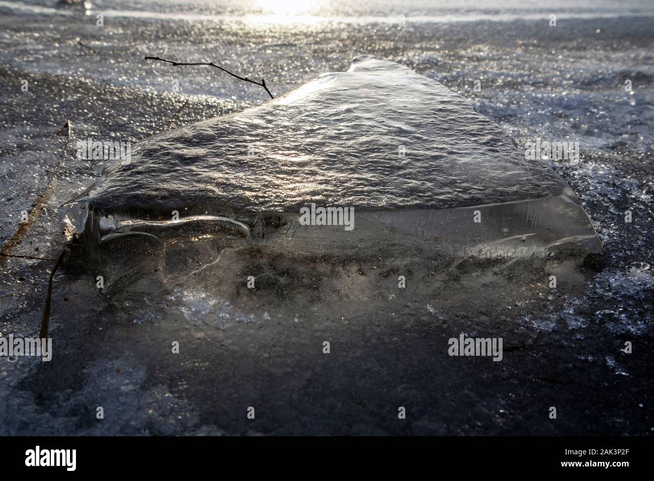 Small block ice on hi-res stock photography and images - Alamy
