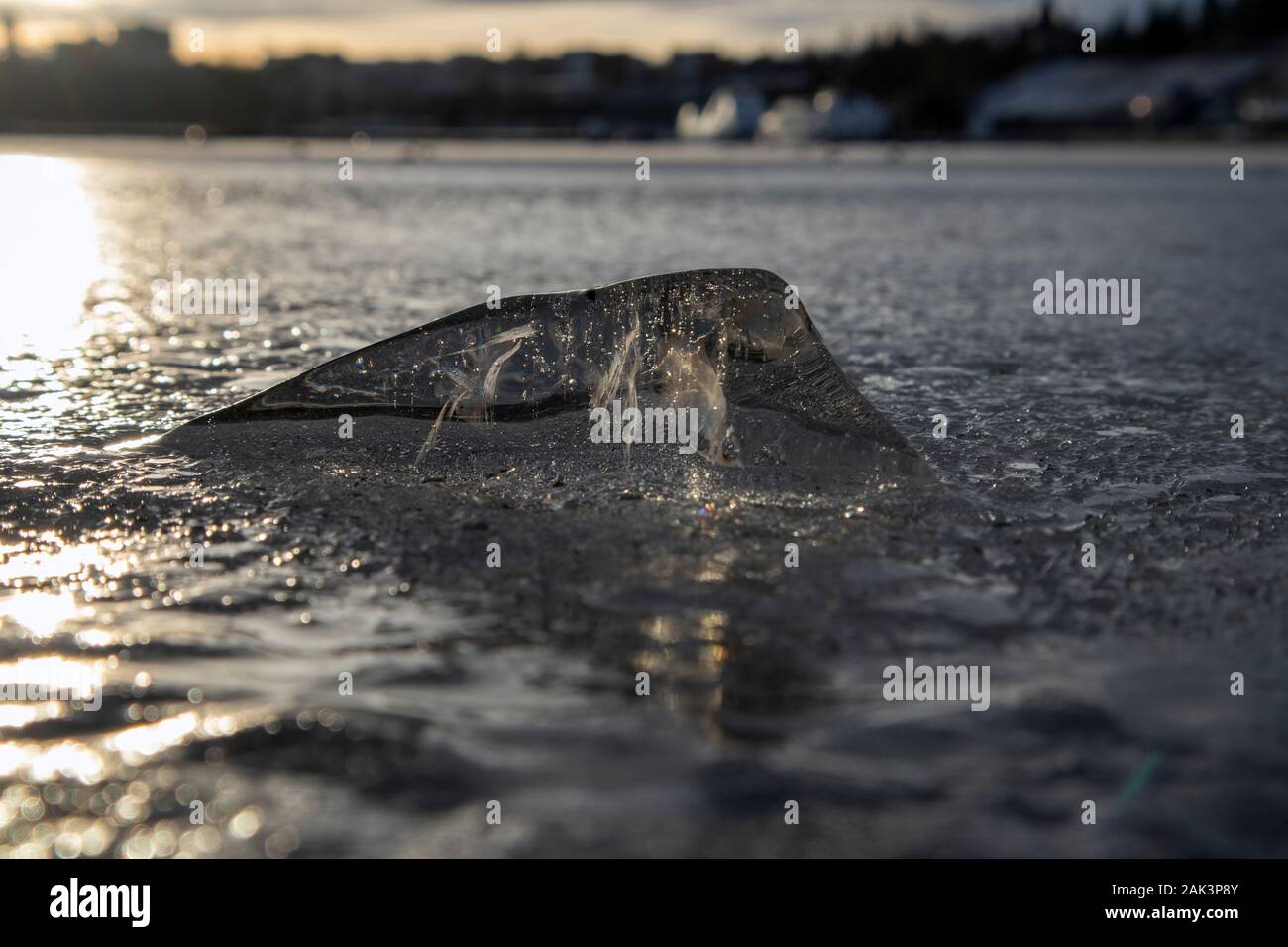 Small block ice on hi-res stock photography and images - Alamy