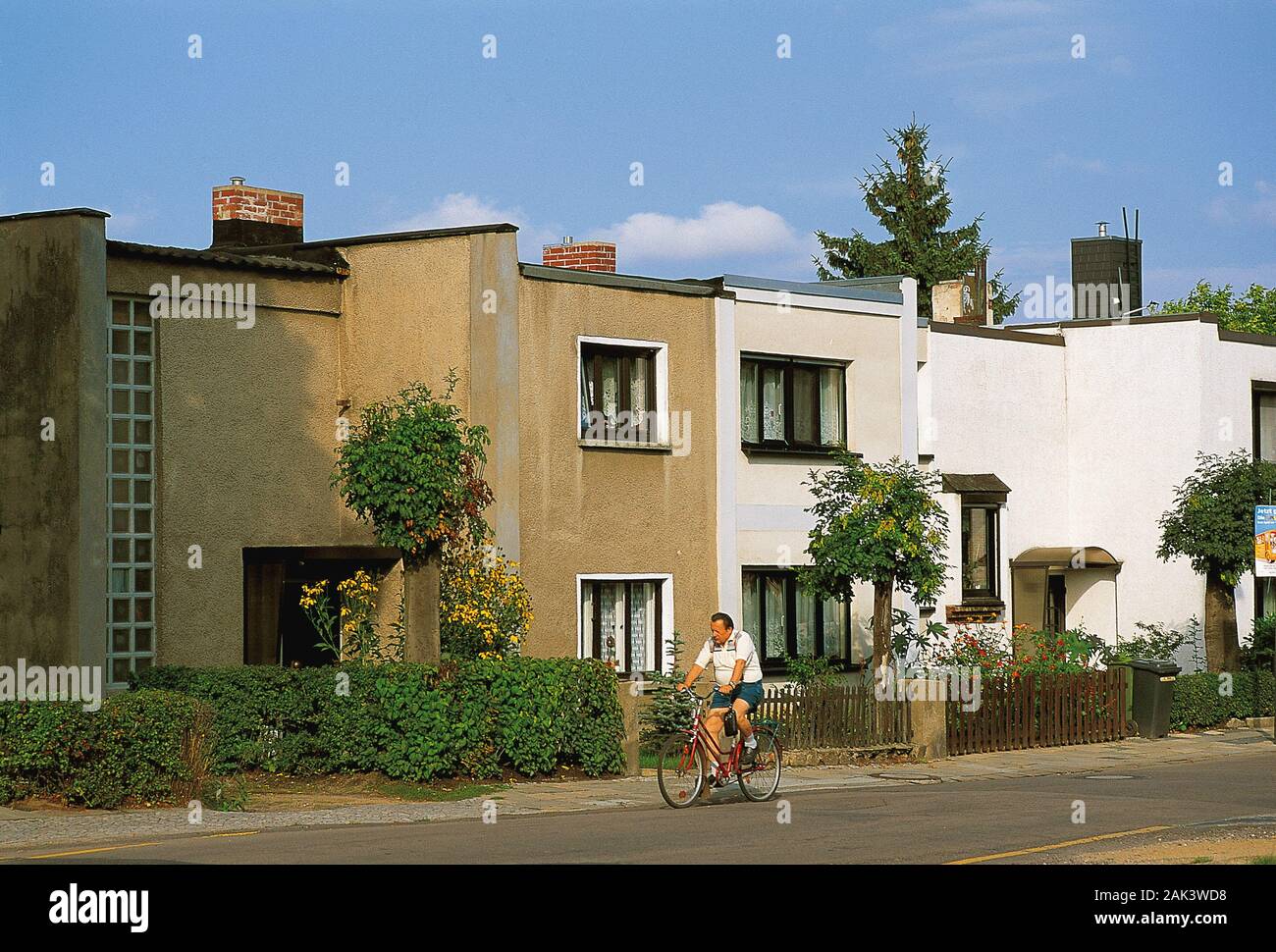 This photo shows a look at the Gropius housing estates in the district ...