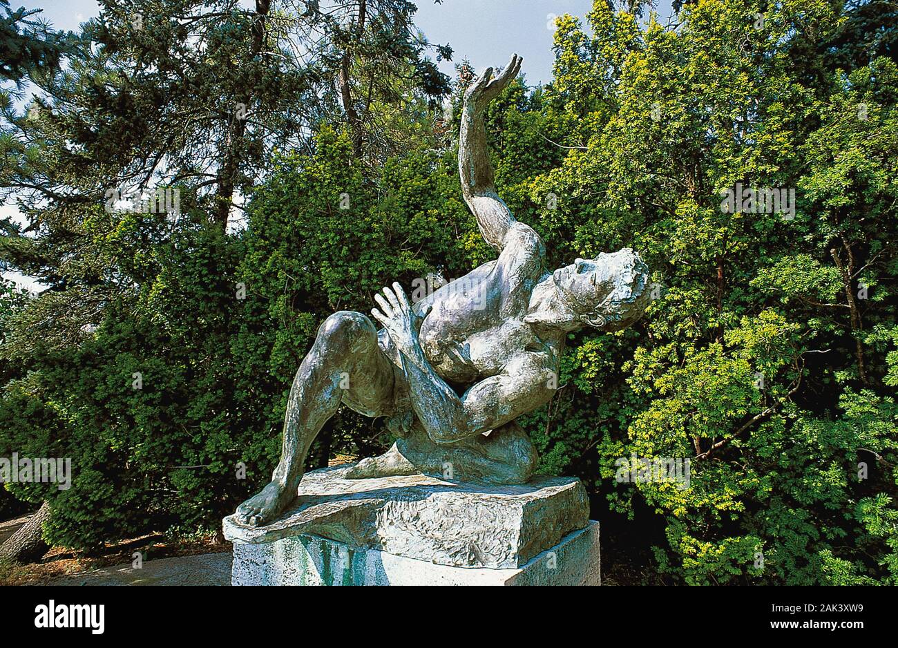 The grave of the Leipzig painter and sculptor Max Klinger in Großjena ...