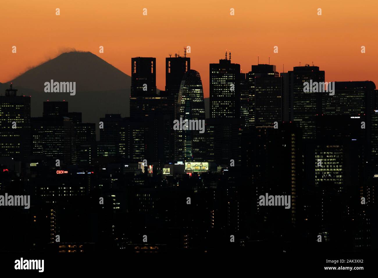 Tokyo et le mont fuji hi-res stock photography and images - Alamy