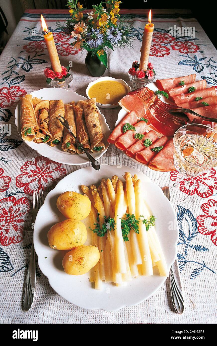 o.Og. Spargelessen, Deutschland | usage worldwide Stock Photo - Alamy