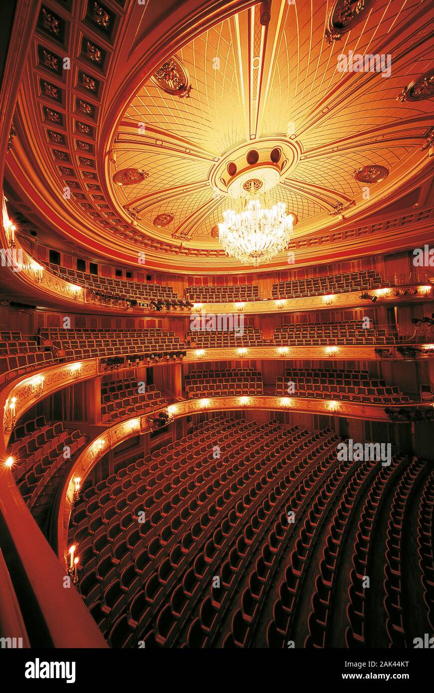 Berlin zuschauerraum hi-res stock photography and images - Alamy