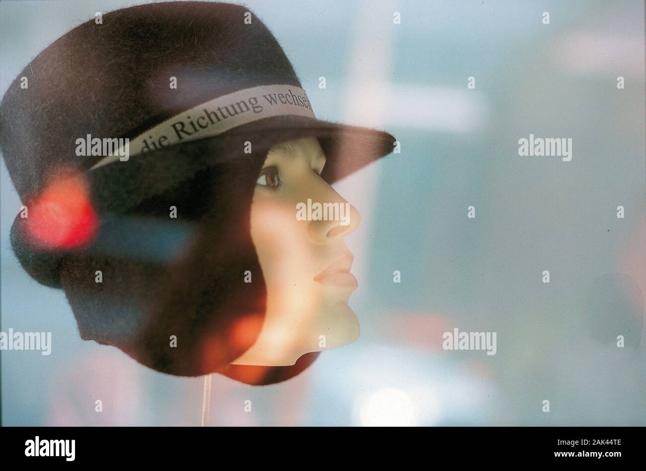 Hüte von Fiona Bennett, Berlin | usage worldwide Stock Photo - Alamy