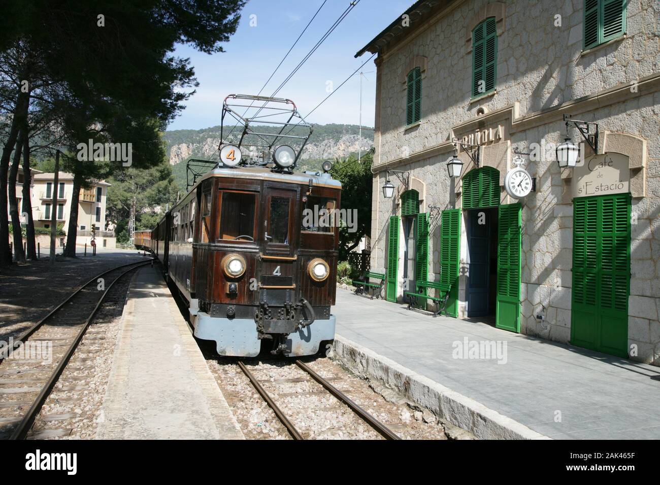 Zugstation in Bunyola, Mallorca | usage worldwide Stock Photo - Alamy