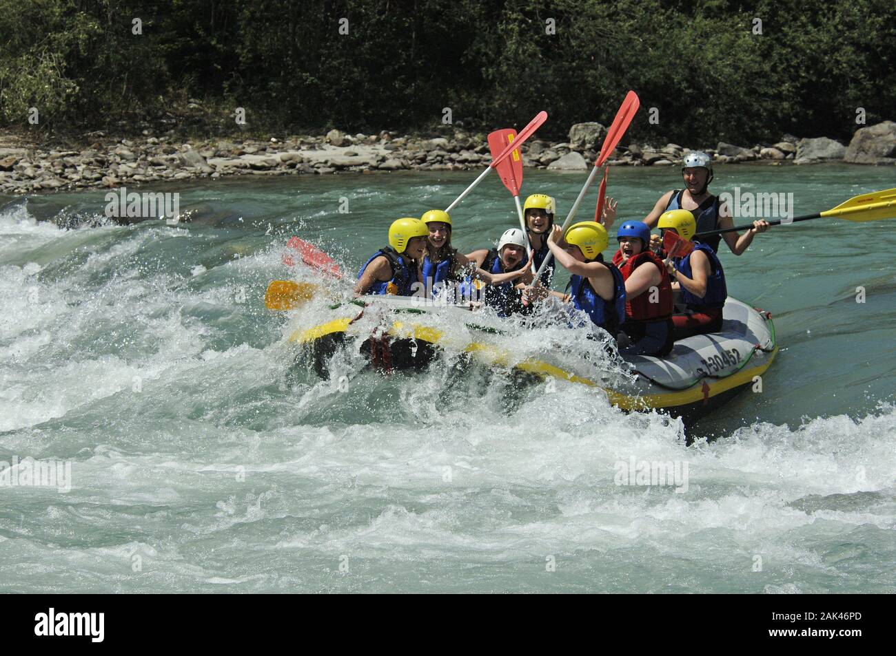 Rafting auf dem Fluss Isel bei Ainet, Tirol | usage worldwide Stock ...