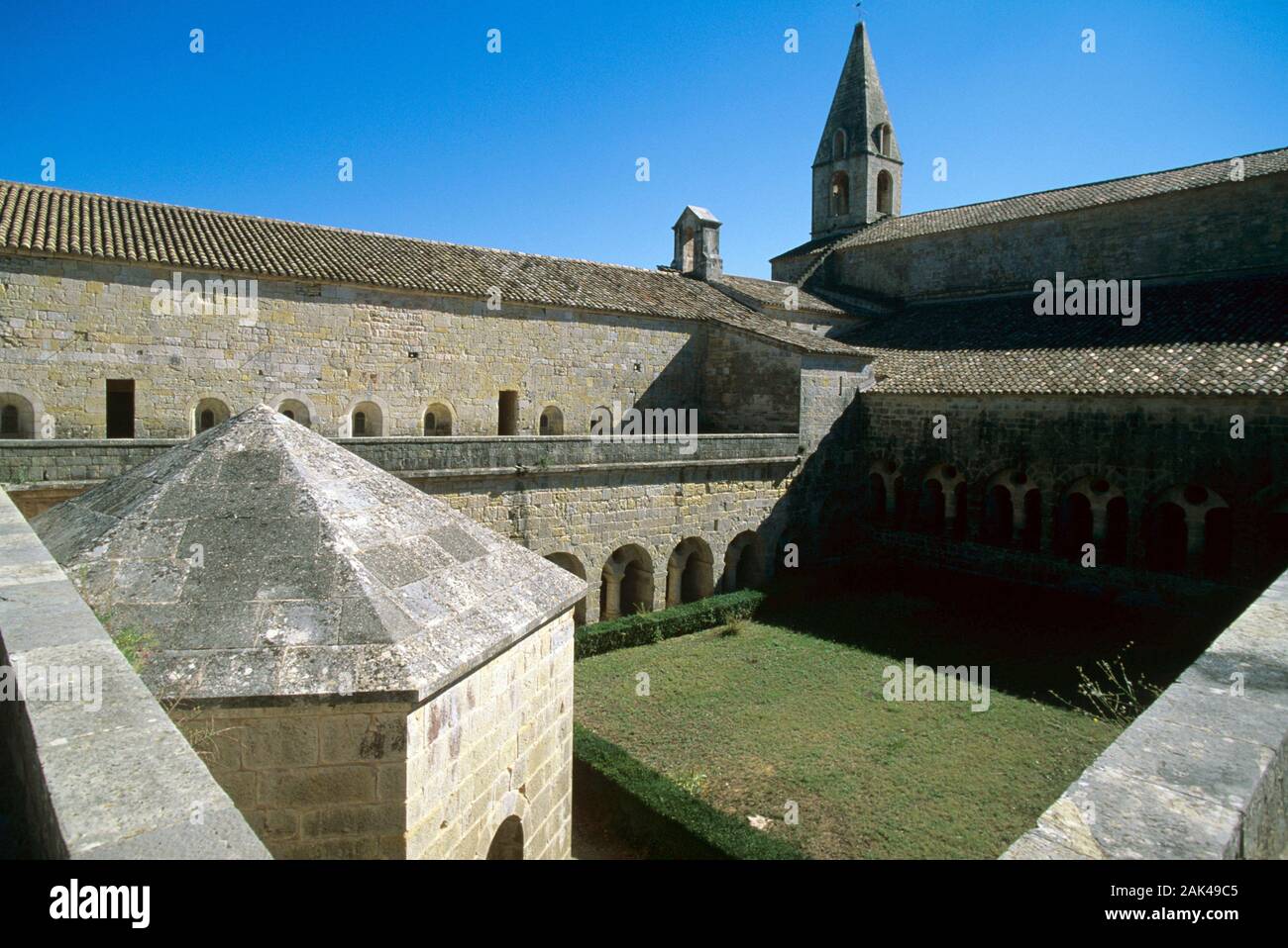 France: Provence - Le Thoronet Abbey | usage worldwide Stock Photo - Alamy