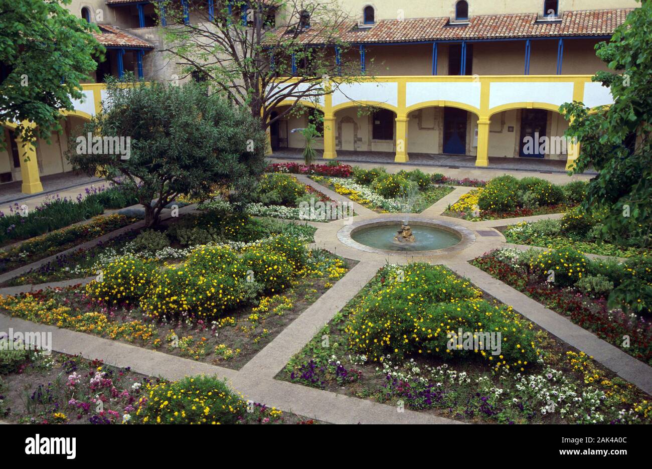 France: Arles - Garden of the Espace von Gogh Arts Centre | usage ...