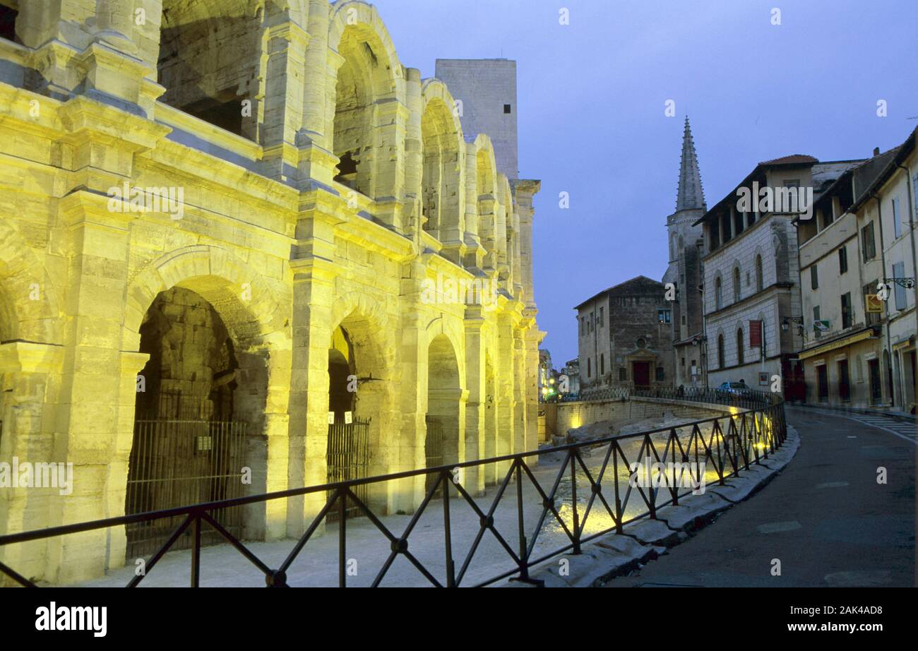France: Arles - Amphitheatre at Dusk | usage worldwide Stock Photo - Alamy