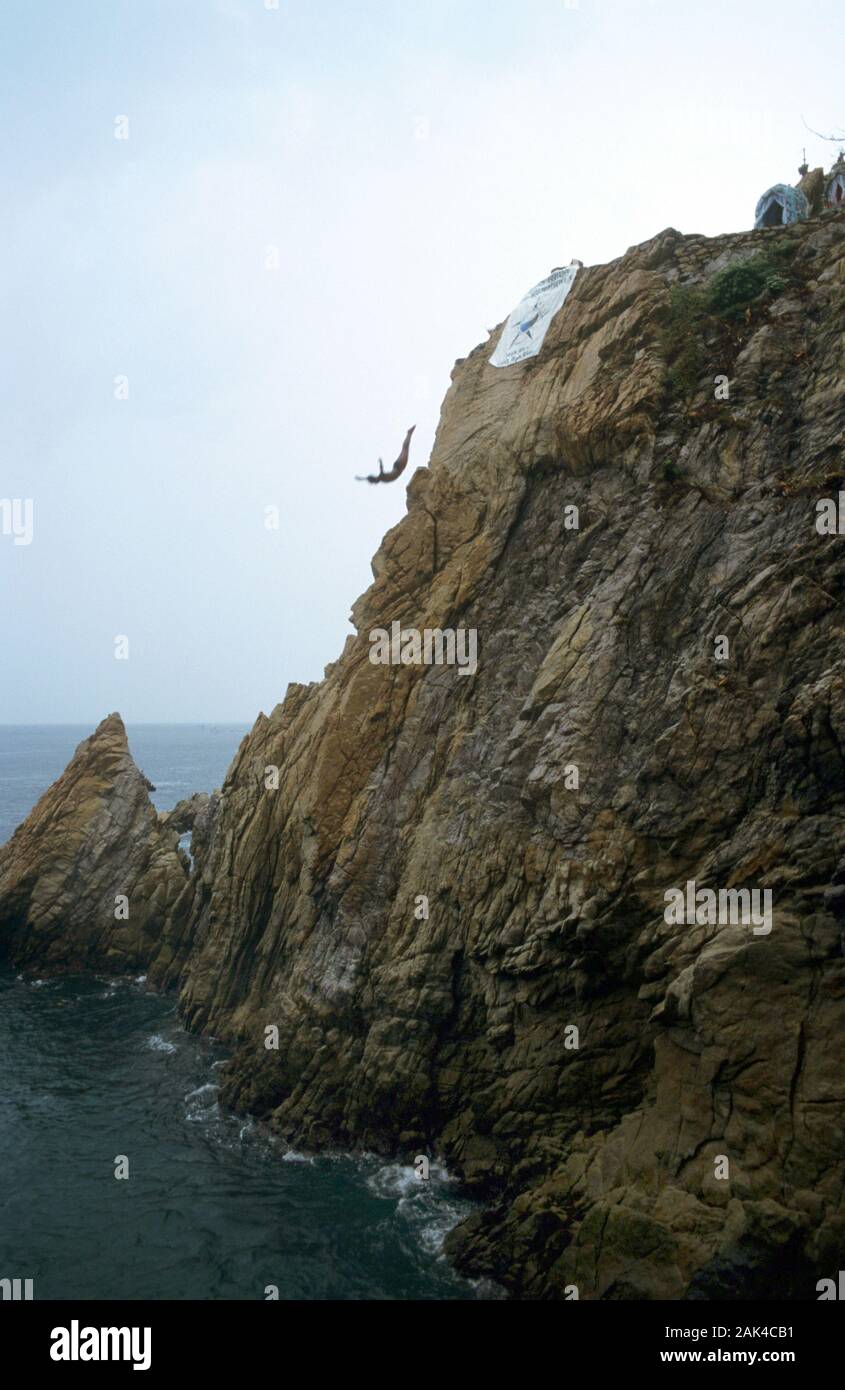 Mexico: Cliff Diver at La Quebrada, a sensational tourist attraction ...