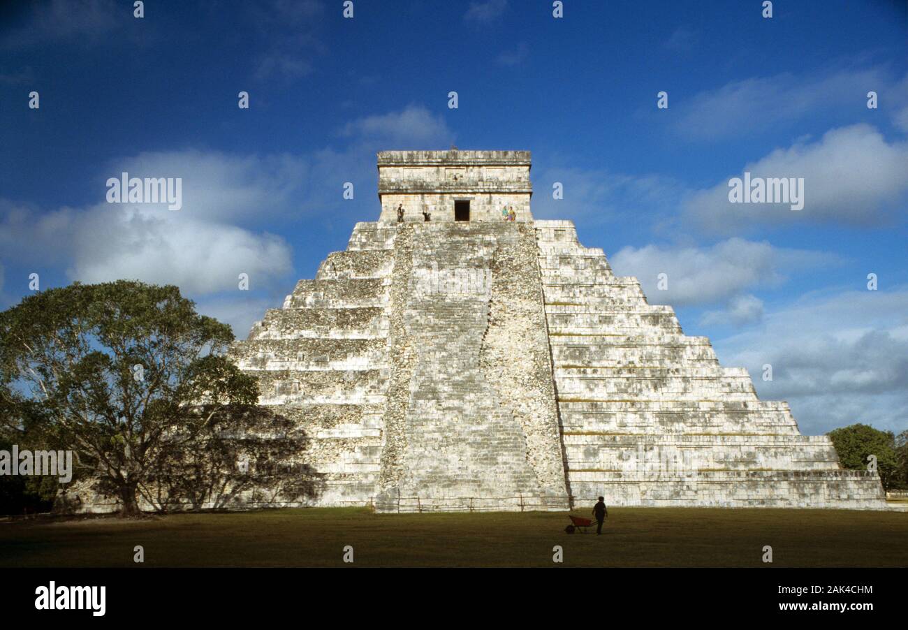 Mexico: a Maya pyramid | usage worldwide Stock Photo - Alamy