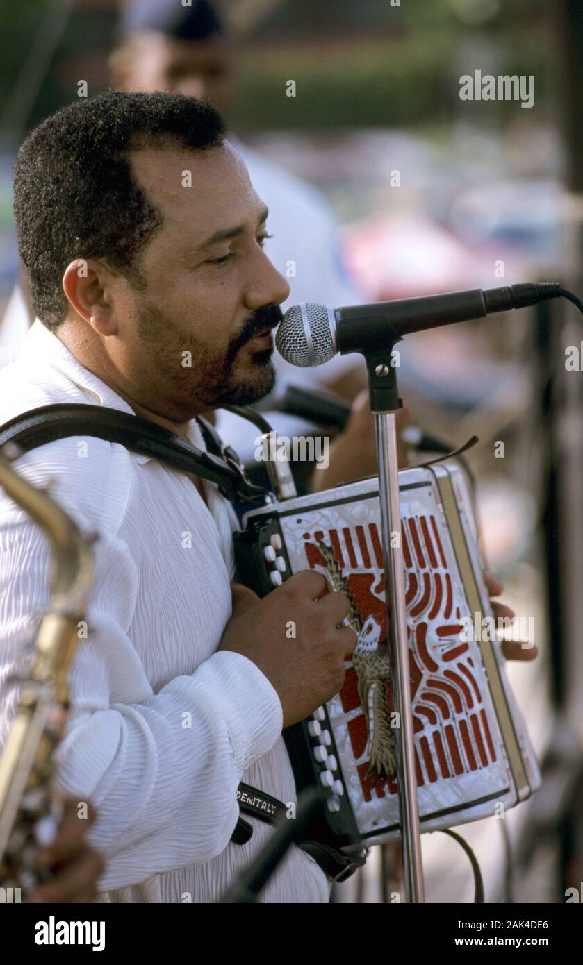 Dominican Republic - Merengue music is for joining in and dancing ...