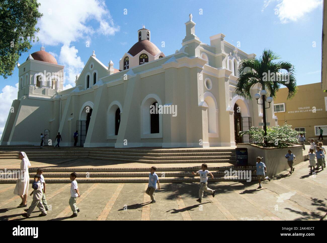 Dominican Republic: Santiago - pilgrimage church Santo Cerro | usage ...