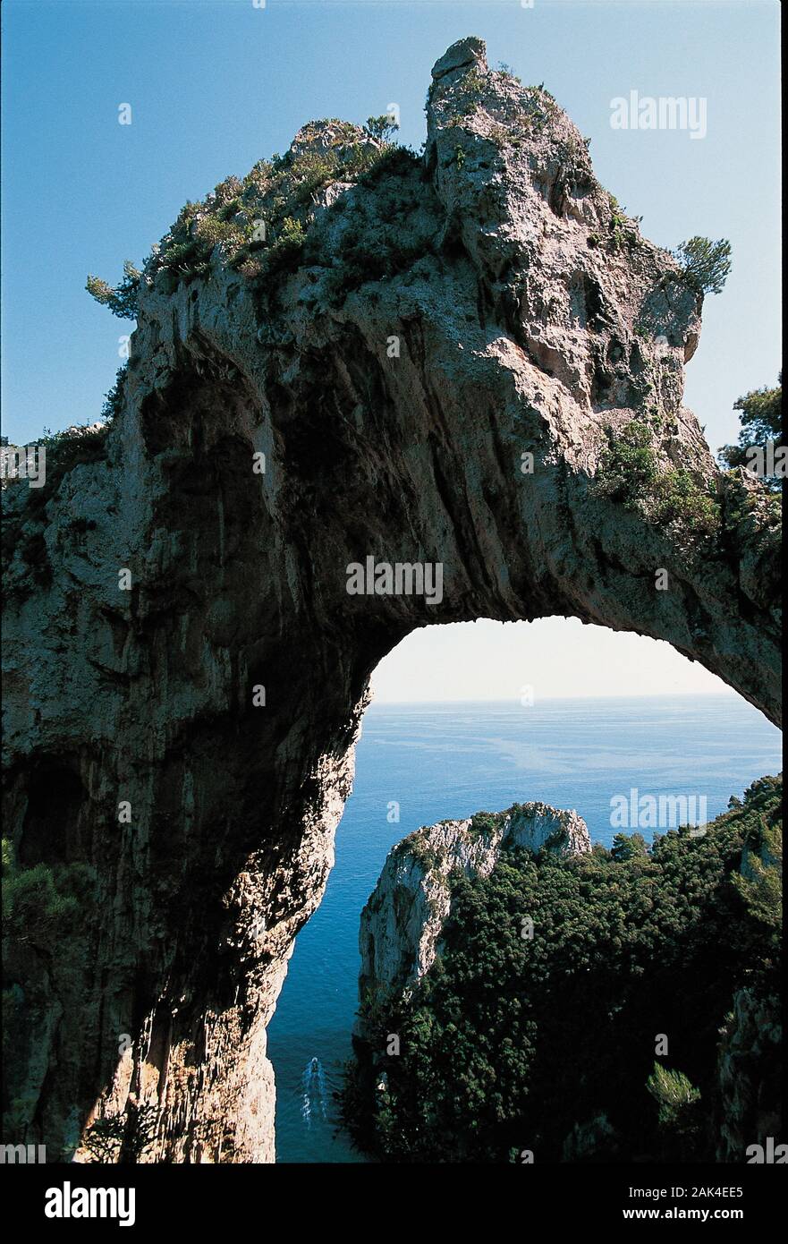 Arco Naturale auf Capri, Italien | usage worldwide Stock Photo - Alamy
