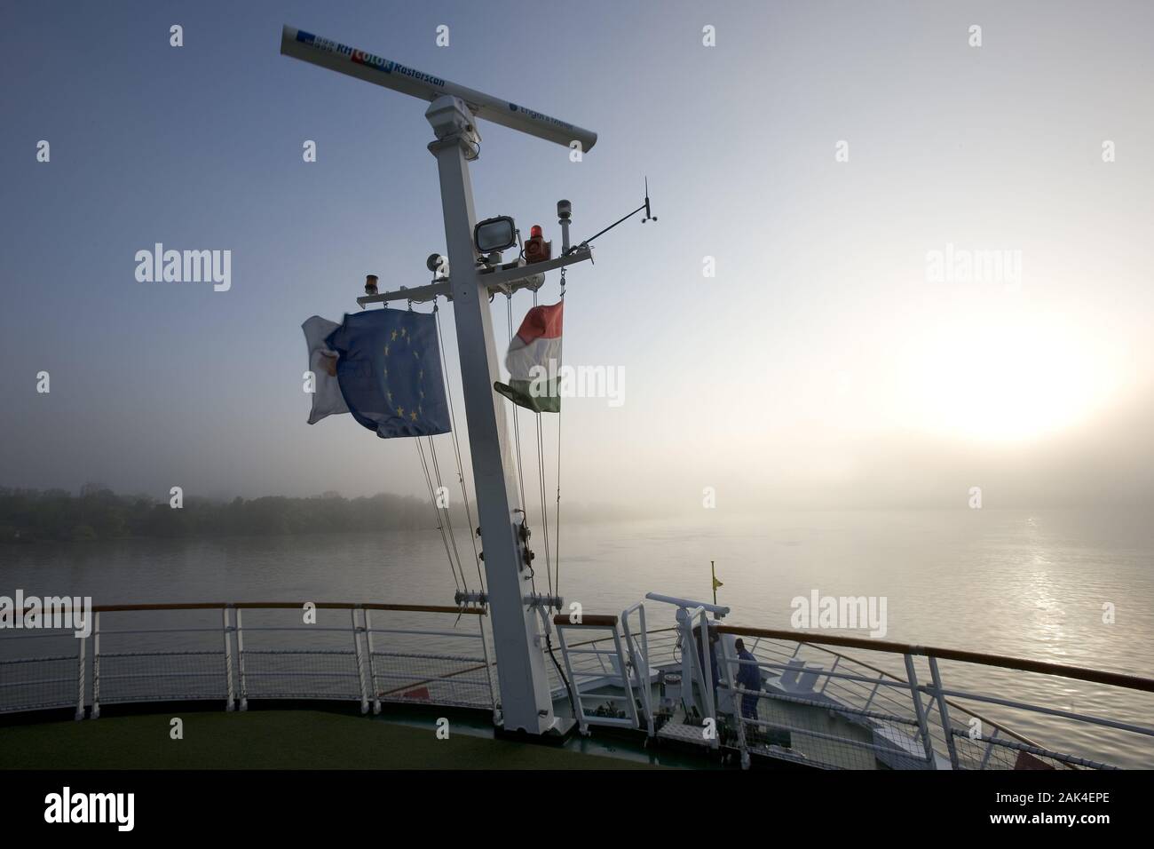 Bug eines Kreuzfahrtschiffes auf der Donau | usage worldwide Stock ...