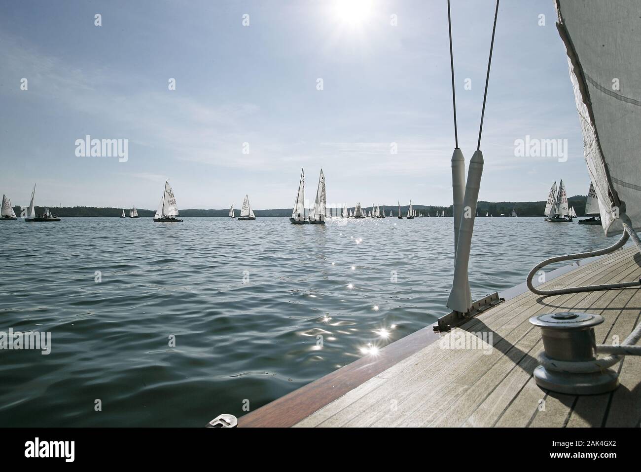Segelboote auf dem Starnberger See, Oberbayern | usage worldwide Stock Photo - Alamy