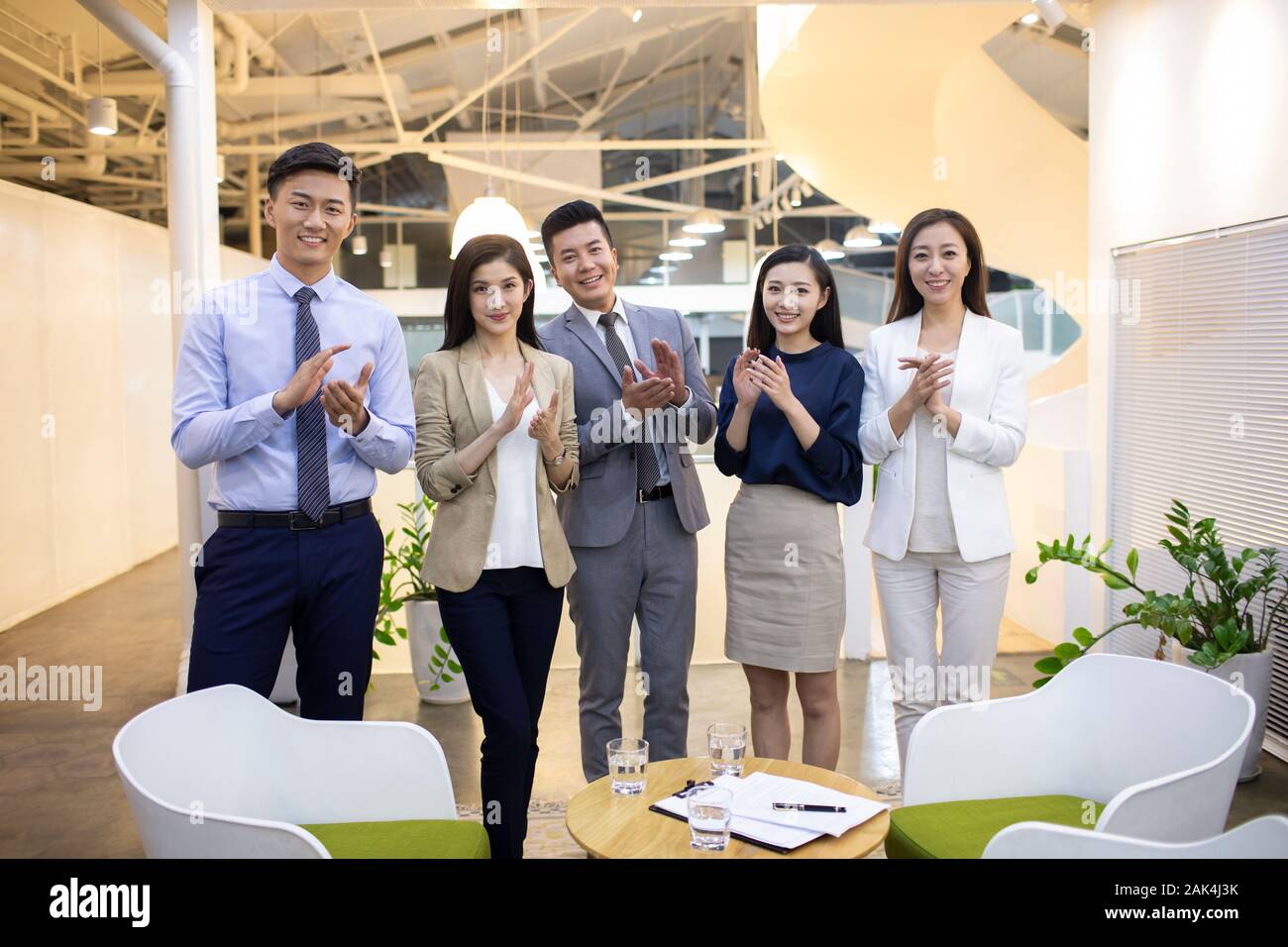Clapping hands full length hi-res stock photography and images - Alamy