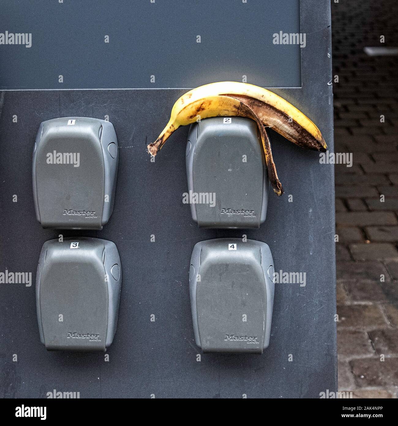 Rotten banana hi-res stock photography and images - Alamy