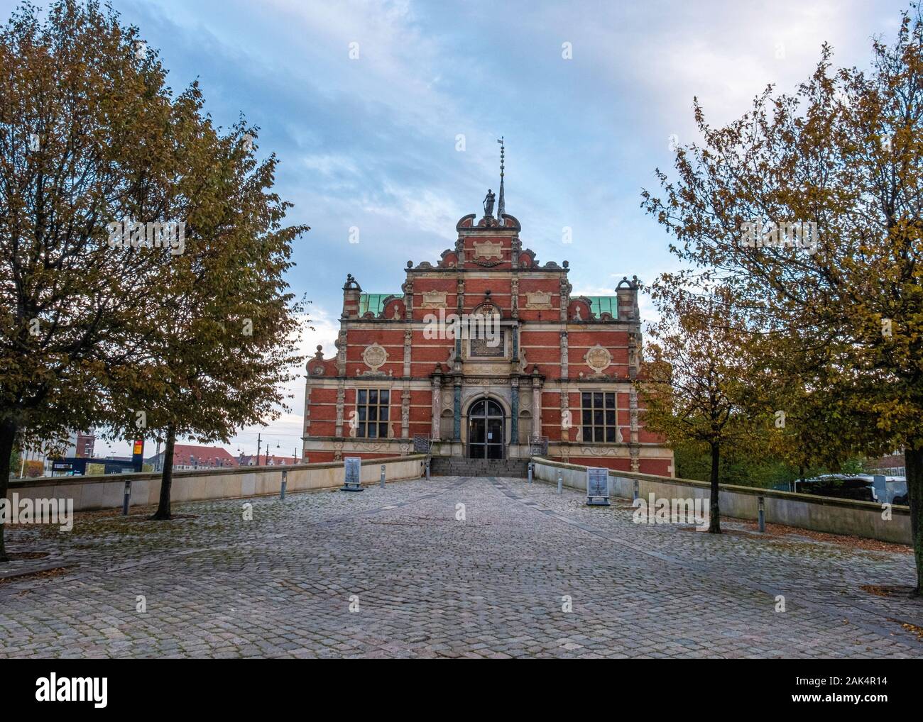 Børsen, 17th-century Stock Exchange building. Historic Listed Dutch ...