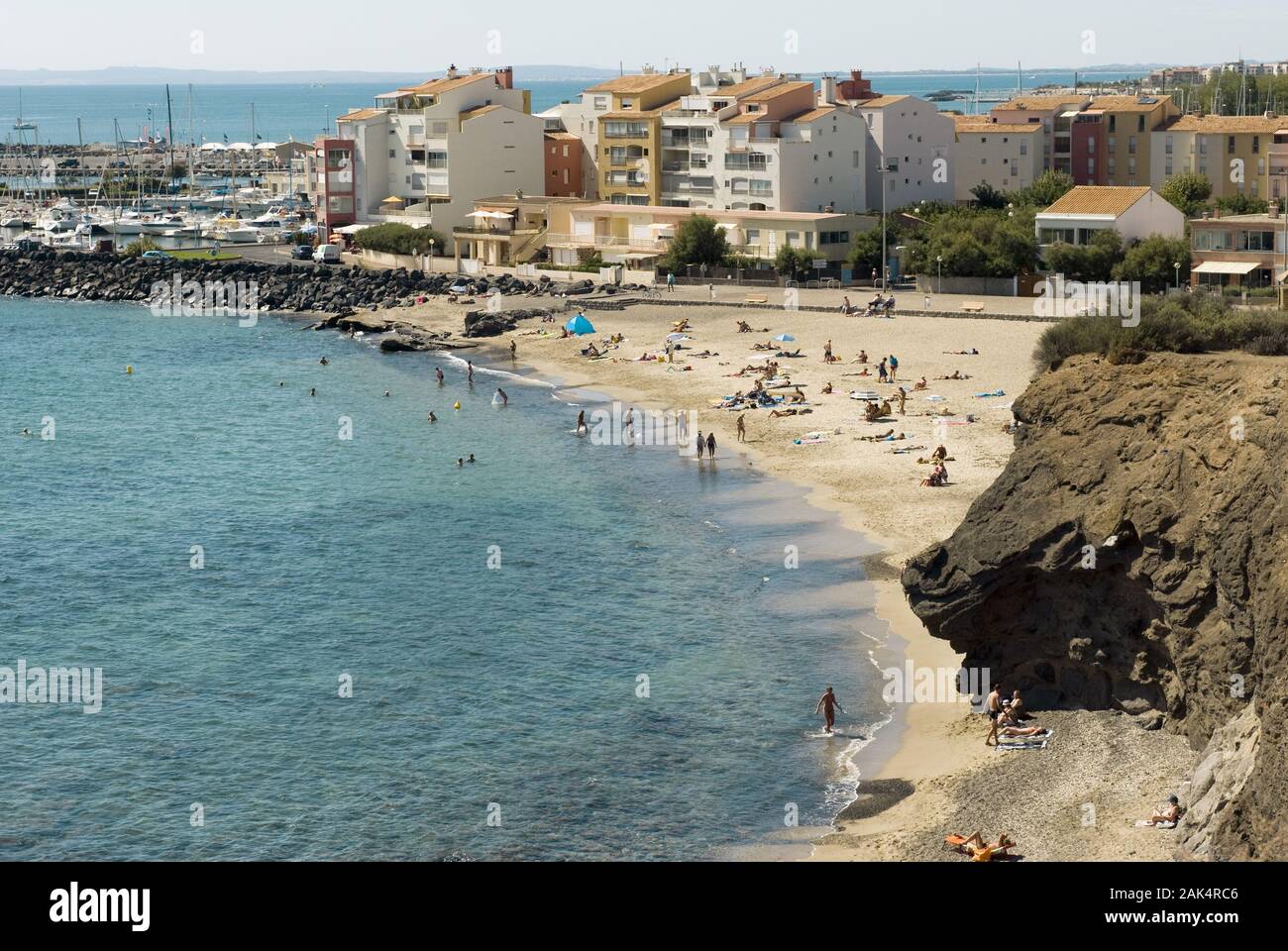 Strand La Plagette am Cap d Adge, Südfrankreich | usage worldwide Stock ...