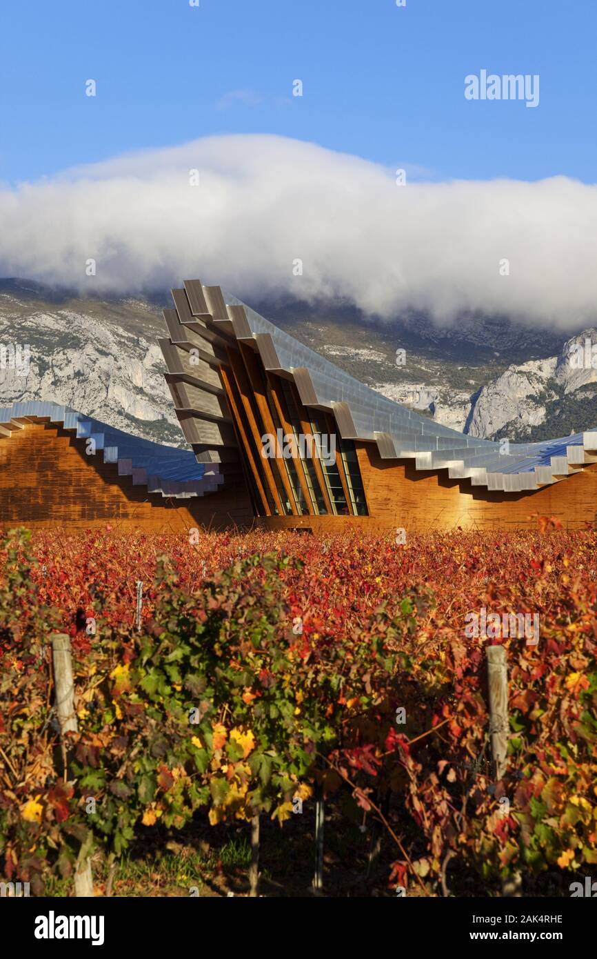 Laguardia : futuristische "Bodega Ysios" des Architekten Santiago ...
