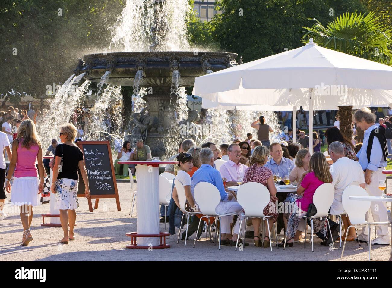 Stuttgart/City: Sommerfest auf dem Schlossplatz, Stuttgart/Schwäbische ...