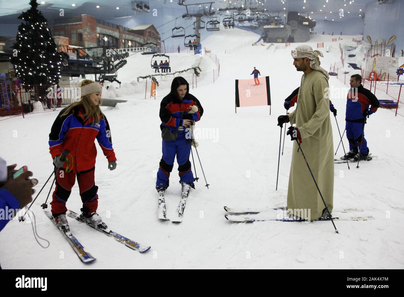 Dubai: Ski Dubai Skidome, Bestandteil der Mall of the Emirates, Dubai ...
