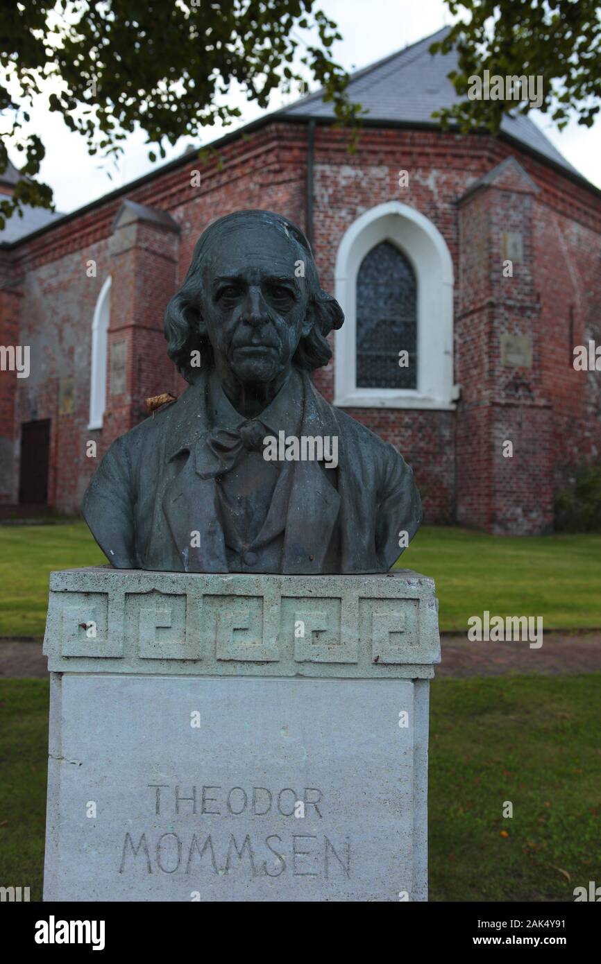 Garding: Bueste des Nobelpreistraegers Theodor Mommsen, Nordseekueste ...