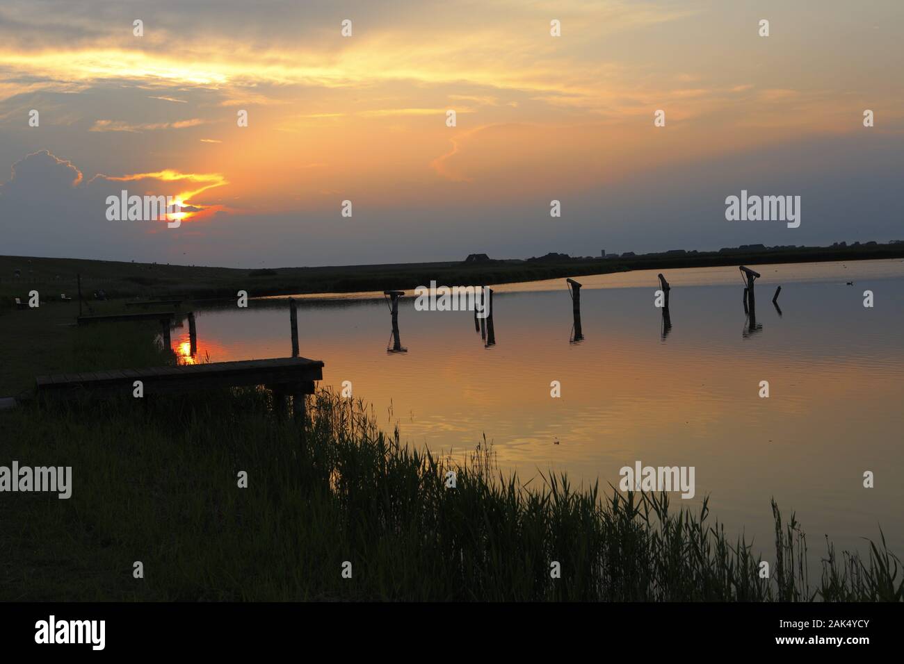 Insel Pellworm: Sonnenuntergang am Deich, Nordseekueste | usage ...
