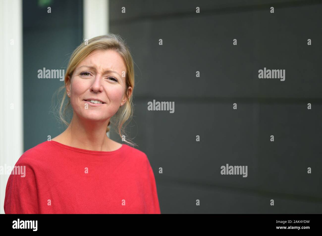 Quizzically hi-res stock photography and images - Alamy