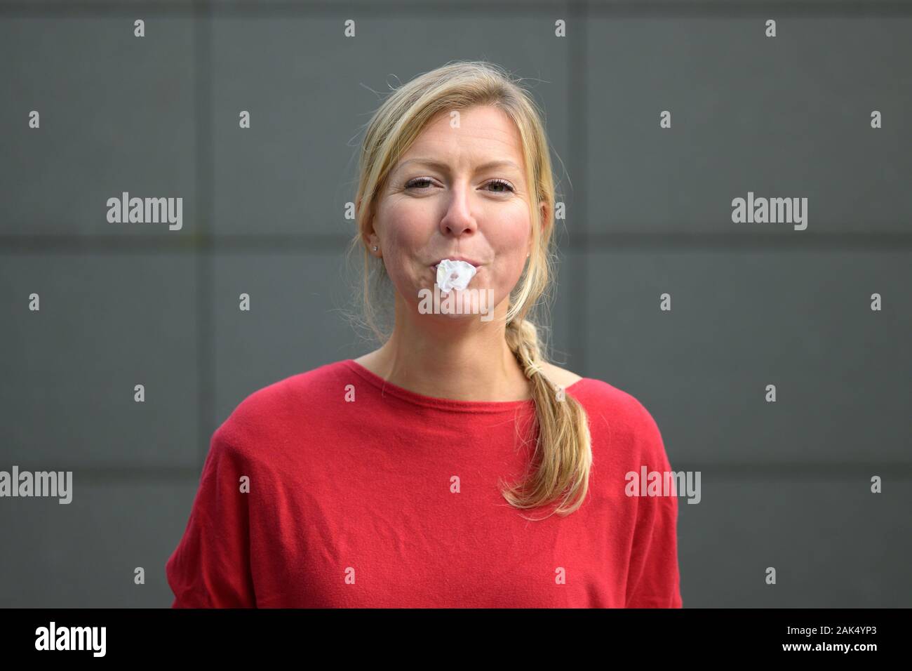 Popped bubblegum hi-res stock photography and images - Alamy