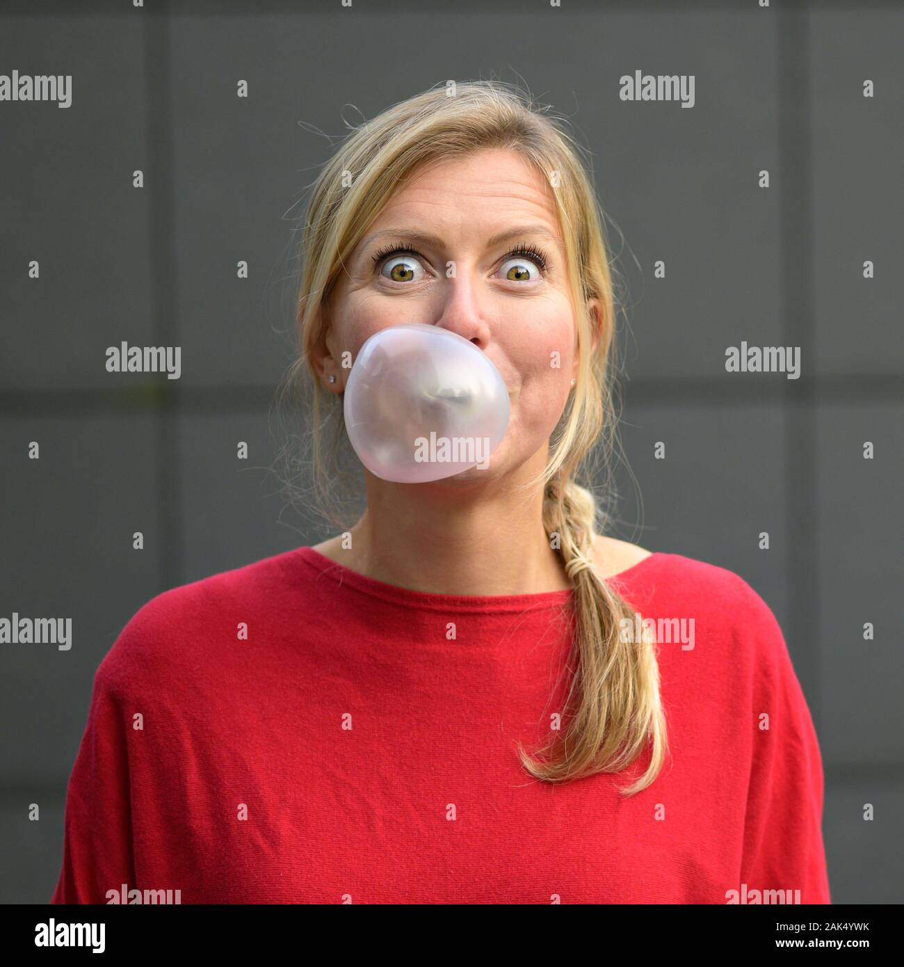 Bubblegum blowing hi-res stock photography and images - Alamy
