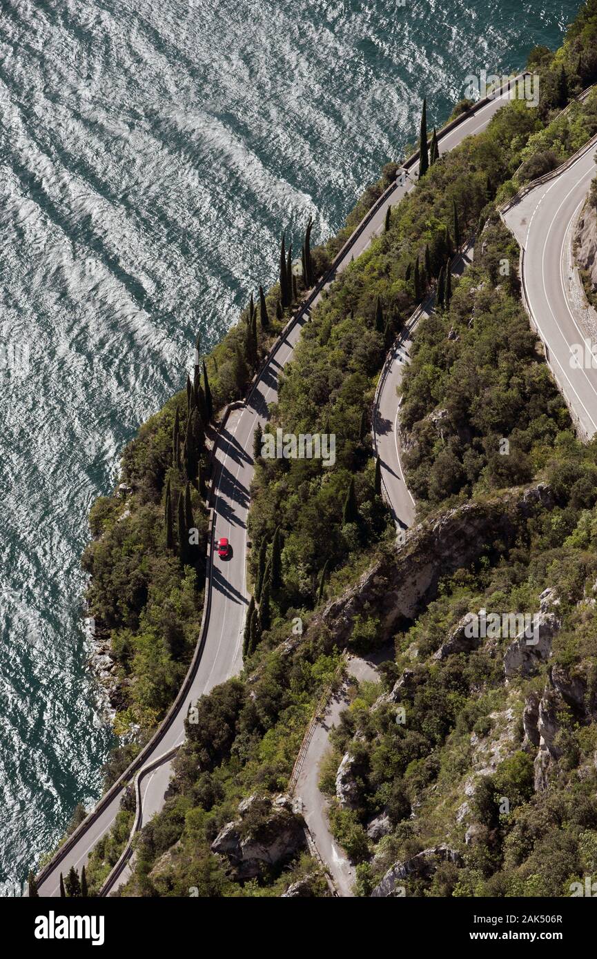 Kuestenstraße Gardesana Occidentale (italienische Staatsstraße SS 45 ...
